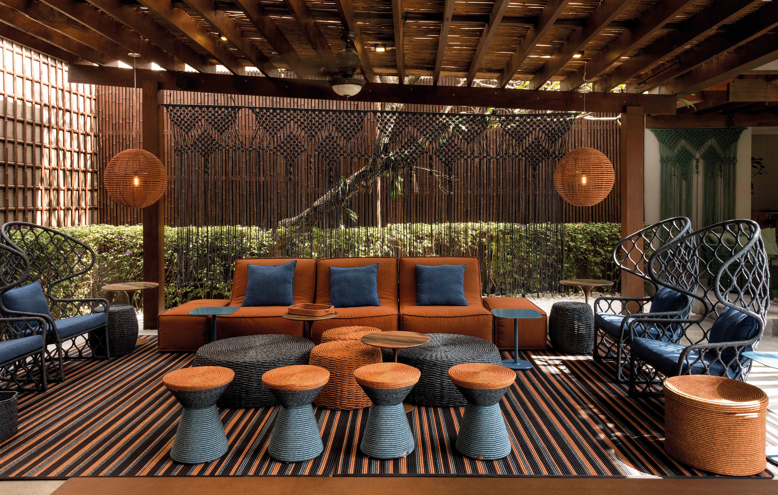 Ottomans Express Versatility for Any Space – Tidelli