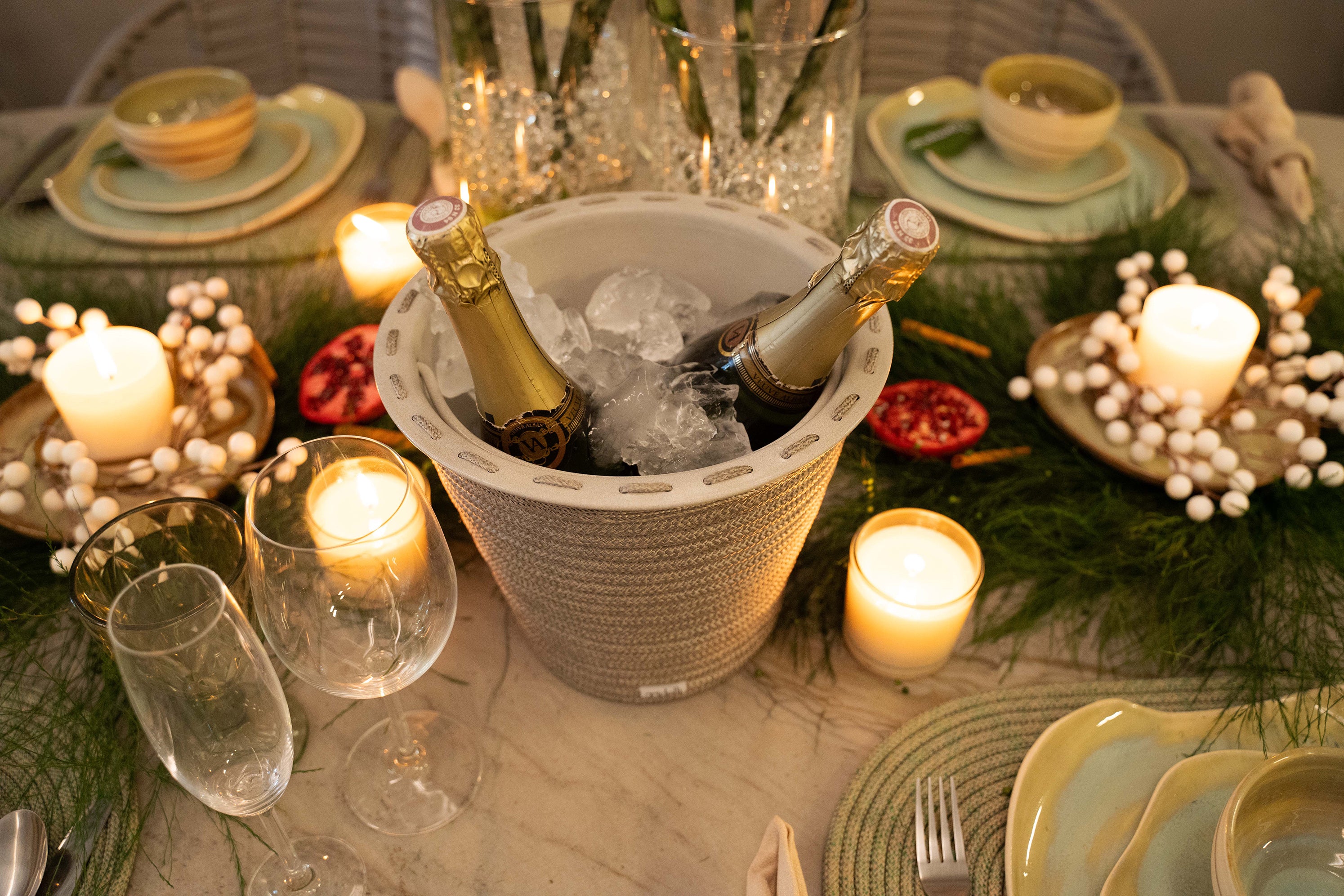 Decorating Your Christmas Table: Tips and Inspirations for an Unforget ...
